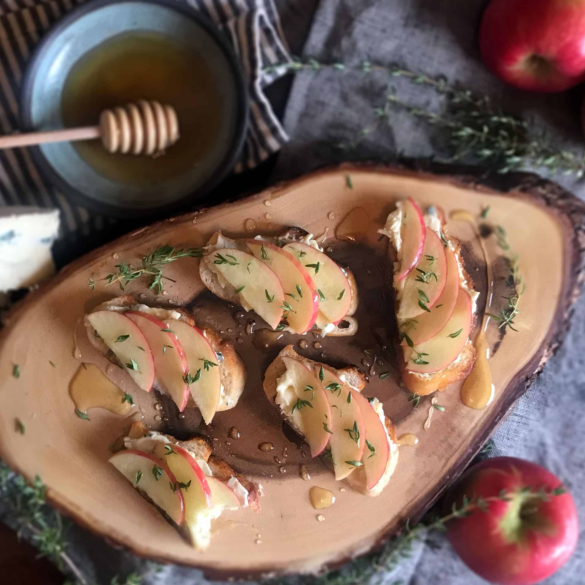 Apple, Honey and Blue Cheese Crostini with Fresh Thyme - The Virtual ...