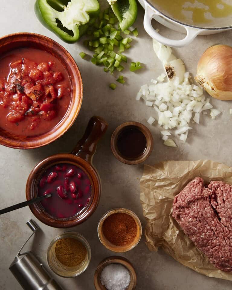 Dad's Easy Chili Recipe (With A Classic Secret Ingredient) - The ...