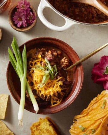 Dad's Easy Chili Recipe (With A Classic Secret Ingredient) - The ...