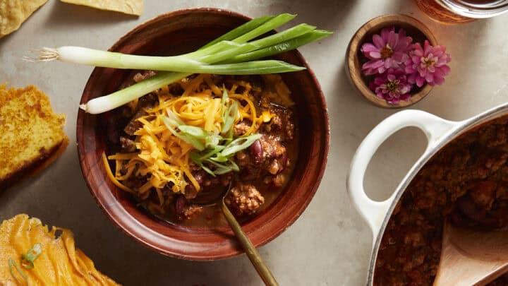 Dad's Easy Chili Recipe (With A Classic Secret Ingredient) - The ...